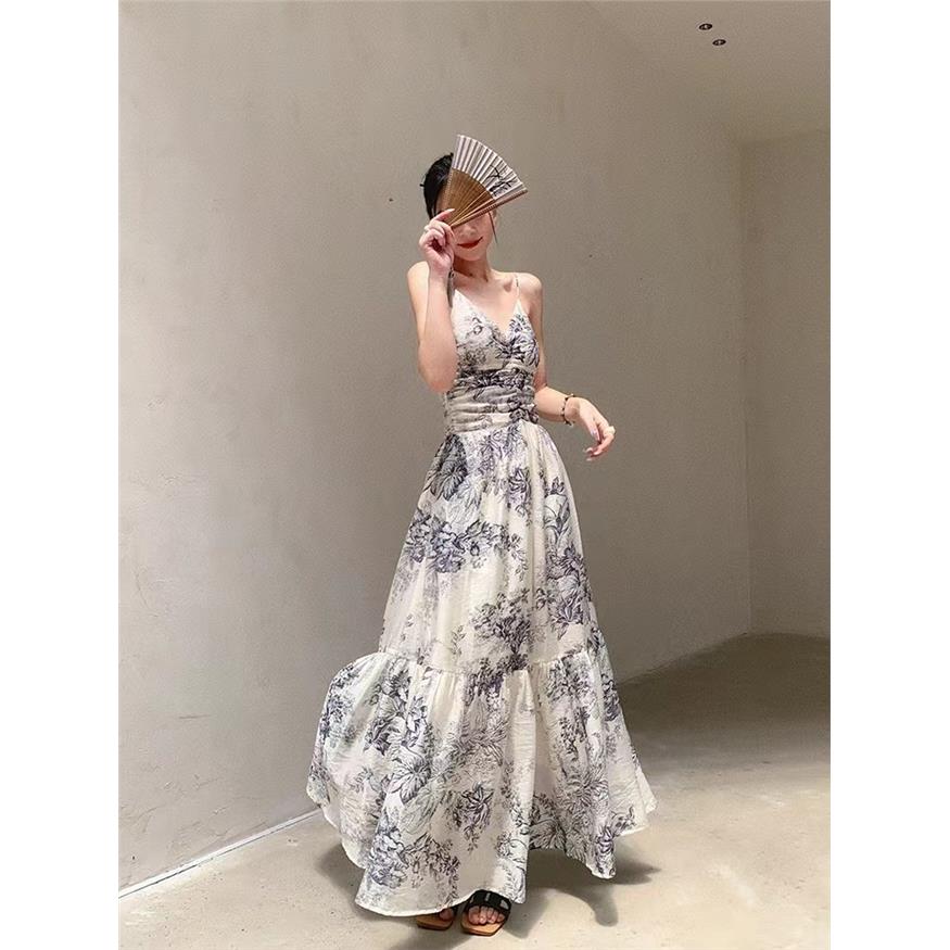 复古水墨画露背v领吊带连衣裙女装夏季度假设计感收腰显瘦长裙子