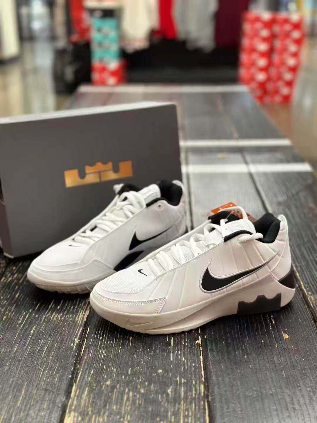 Nike/耐克LeBron Witness IX男士实战耐磨篮球鞋HQ8035-100