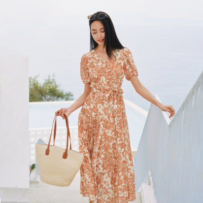 歌蒂诗夏季专柜新款时尚印花简约气质收腰V领连衣裙8F22L3134