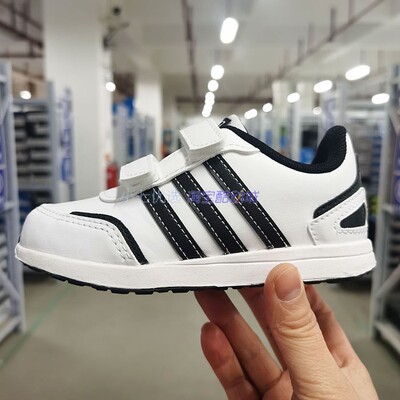 Adidas四季魔术贴运动鞋