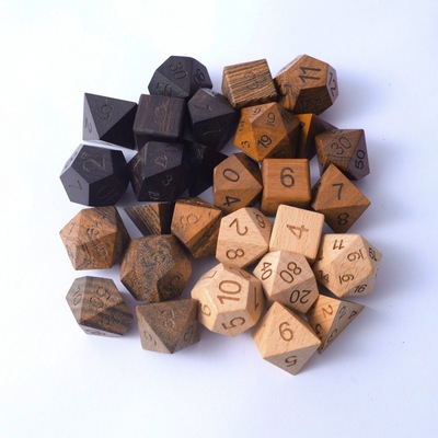 跑团木质多面体骰子dnd12色子桌游益智玩具组合套装20面筛子
