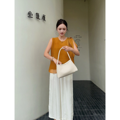MISS RUILI定制   新款极简风高货三宅风系带蝴蝶结无袖上衣F2237