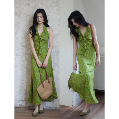 法式度假风绿色碎花挂脖连衣裙