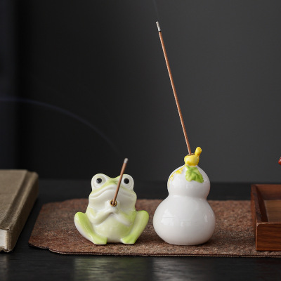 Ceramic small animal decoration, indoor wiring socket, crea