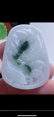 55.8-40.5-5.6mm,水润  飘花年年有余吊坠，天然翡翠A货aaa6724十
