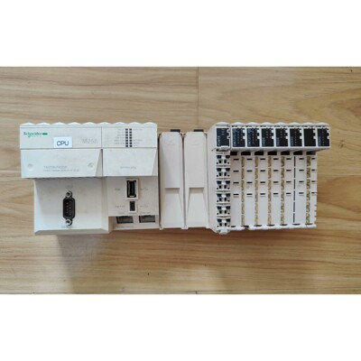 【议价产品】施耐德PLC TM258LF42DR 成色如图 技术问题不太询价