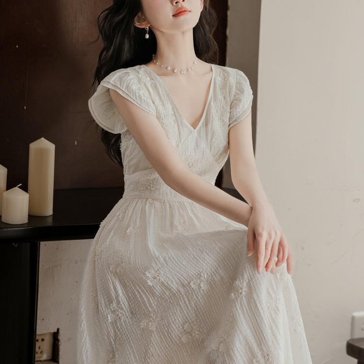 实拍 法式浪漫温柔轻婚纱立体刺绣度假连衣裙 上架+40
