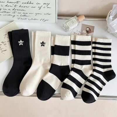 5 Pairs Of Women's Black And White Striped Socks Set Minimal