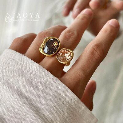 European and Retro Metal Geometric Rhinestone Contrasting Op