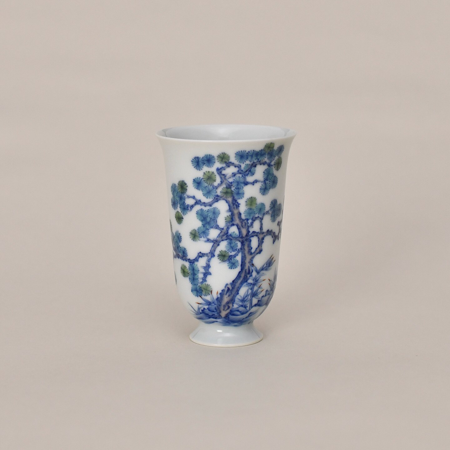 景德镇古事绘青花斗彩松竹闻香杯b款手工手绘陶瓷茶杯
