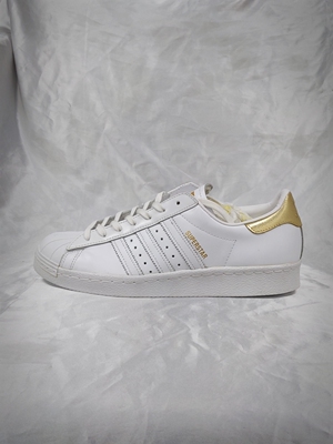 三叶草 ADIDAS SUPERSTAR 80s 男子小白鞋经典复古贝壳头 CG3617.