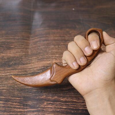 金丝檀木爪刀CSGO周边收