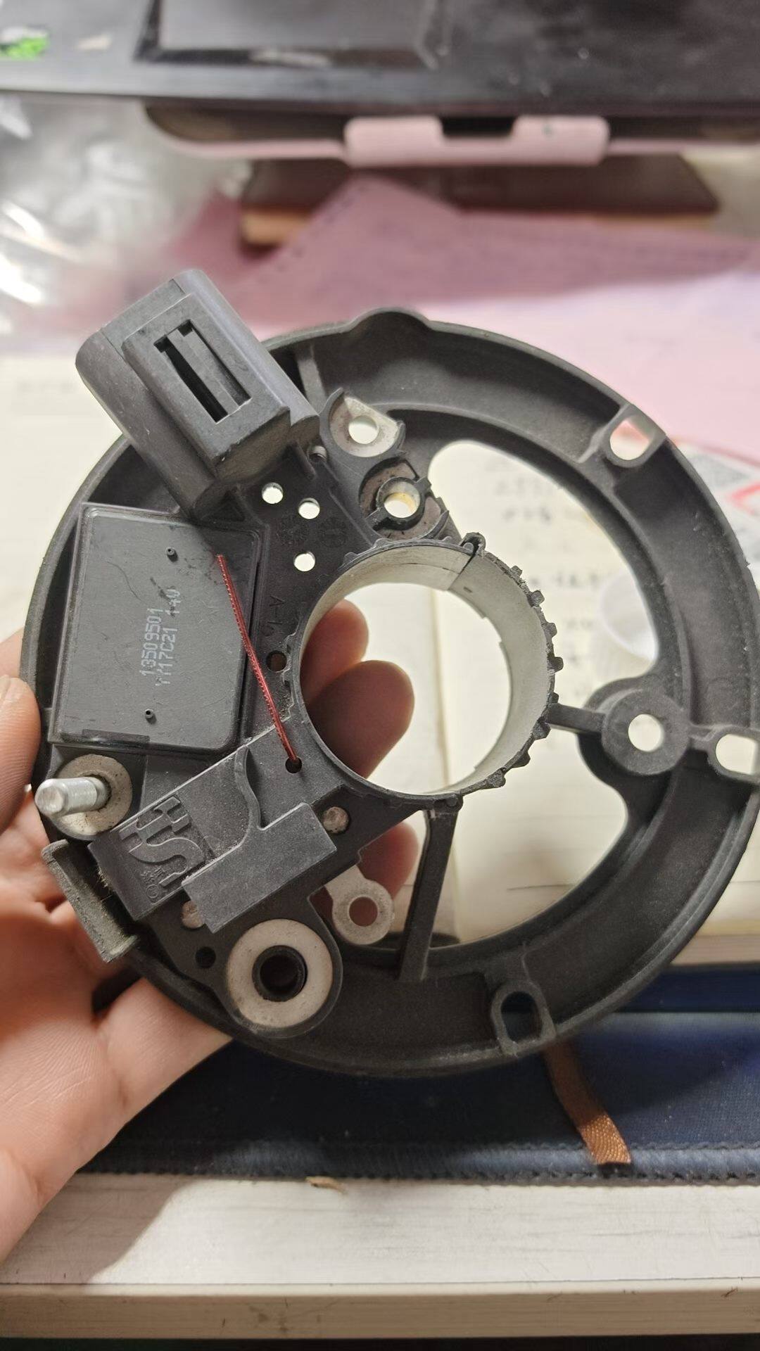 五十铃哒咖五十铃皮卡发电机调节器JFZB1140-3400