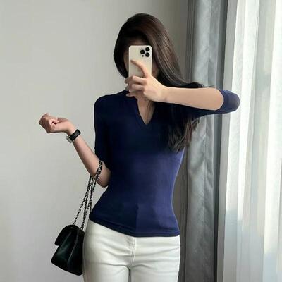 欧阳娜娜同款深V半开领轻熟上衣
