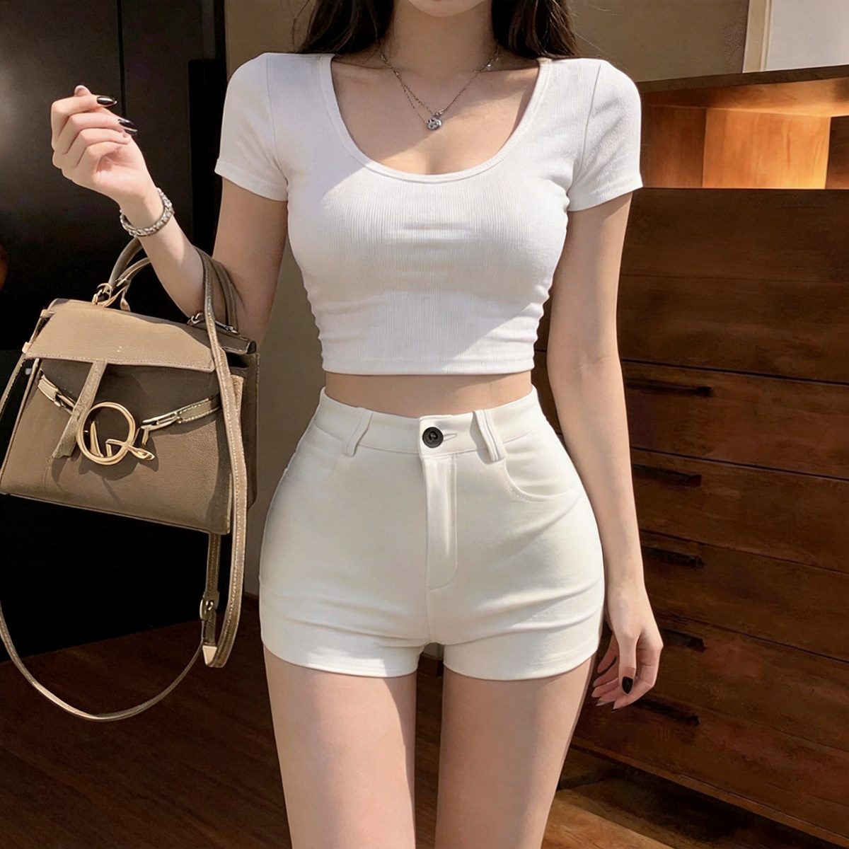 白色短裤女夏2026新款高腰紧身百搭辣妹包臀性感三分休闲外穿热裤
