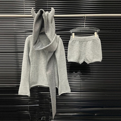 灰色小恶魔帽子上衣短裤三件套