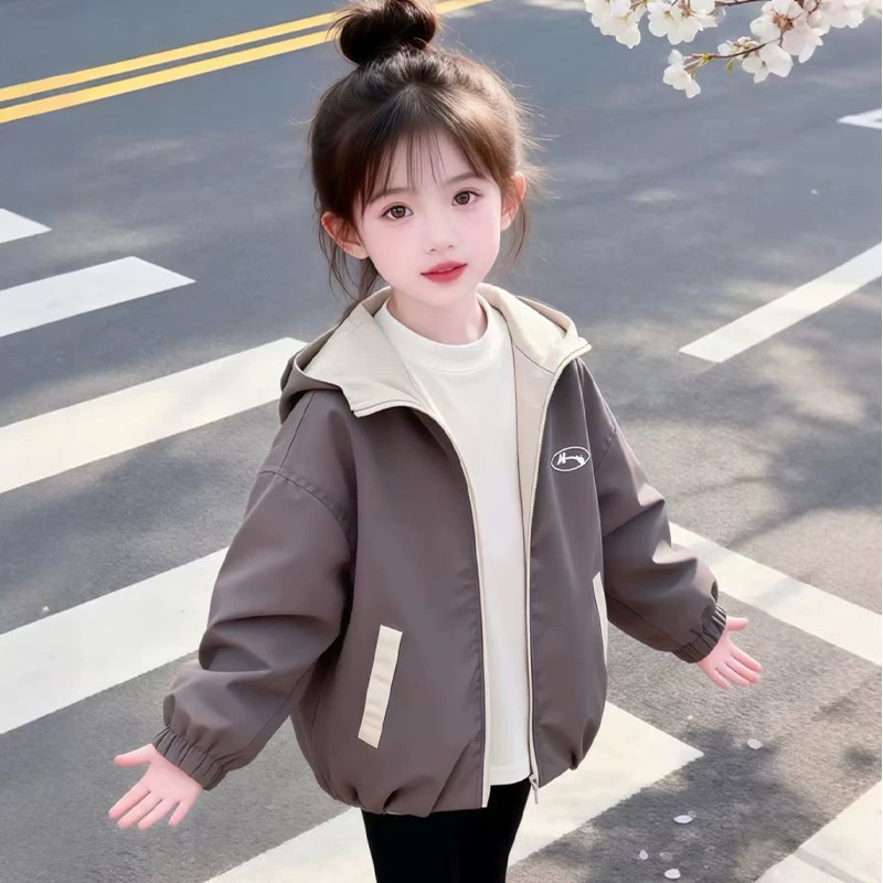 女童外套2026春秋新款中大童春秋连帽上衣洋气春秋装儿童冲锋衣潮