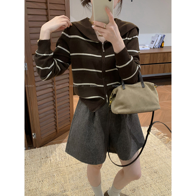 爱情魔鬼鱼翻领条纹针织开衫女