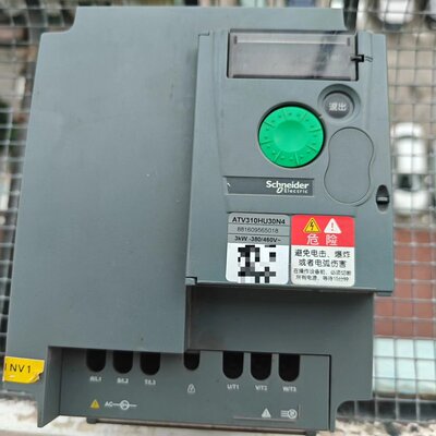 议价施耐德ATV310HU30N4A变频器 3KW 功能正常，成