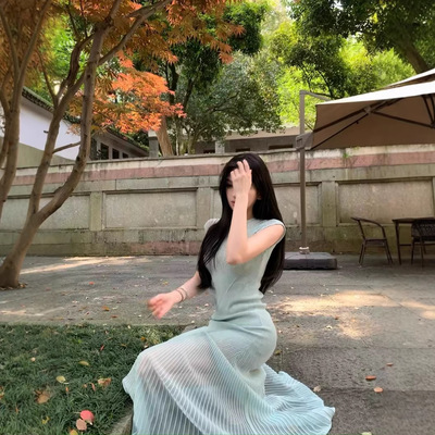气质御姐高级感连衣裙女收腰显瘦设计感不对称长裙含吊带DLGT3764