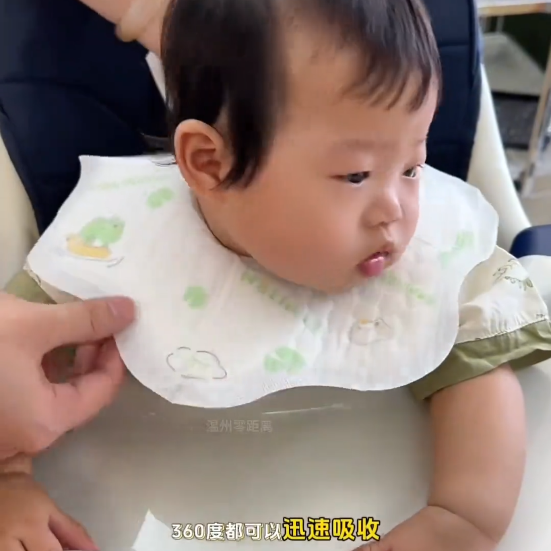 一次性儿童婴幼儿宝宝口水巾免洗防水吸水食饭兜围嘴围兜婴儿用