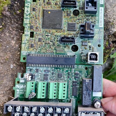 安川变频器主板，端子板，ETC740560-S9110，拆机--议价商品