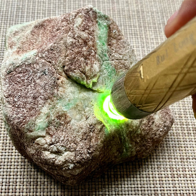 翡翠原石玉石毛料木那色带牌子料