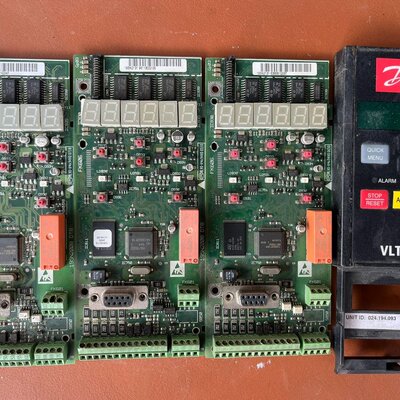 议价丹佛斯变频器VLT2800接线端子板控制板CPU板主板控板显可维修