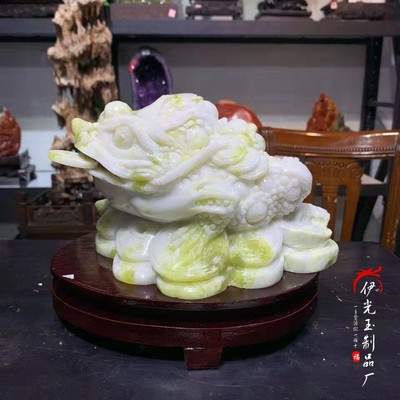 蓝田玉岫岩玉石招财三足金蟾摆件