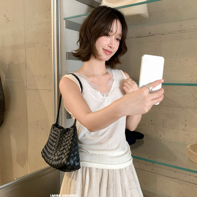 IMISS2026年早春韩标简约百搭蕾丝花边V领修身显瘦背心R20370