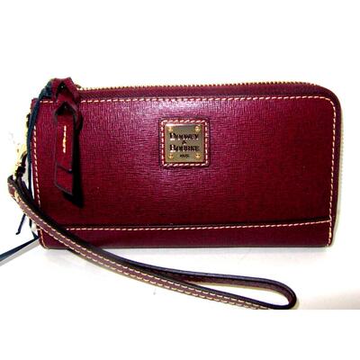Dooney Bourke Cranberry十字纹牛皮Folded手拿手拿钱包