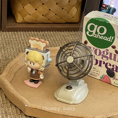chubbybaby*掌心的小可爱~mini复古造型随身便携大风力充电小风扇
