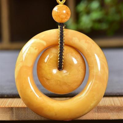 天然俄料原矿老蜜蜡转运平安扣女款项链吊坠43.1克无优化无烤色秀