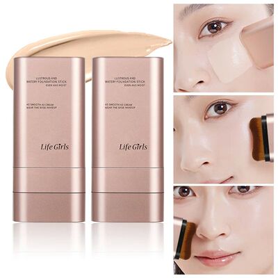 Light and Moist Hydrating Foundation, Natural-Looking, Moist