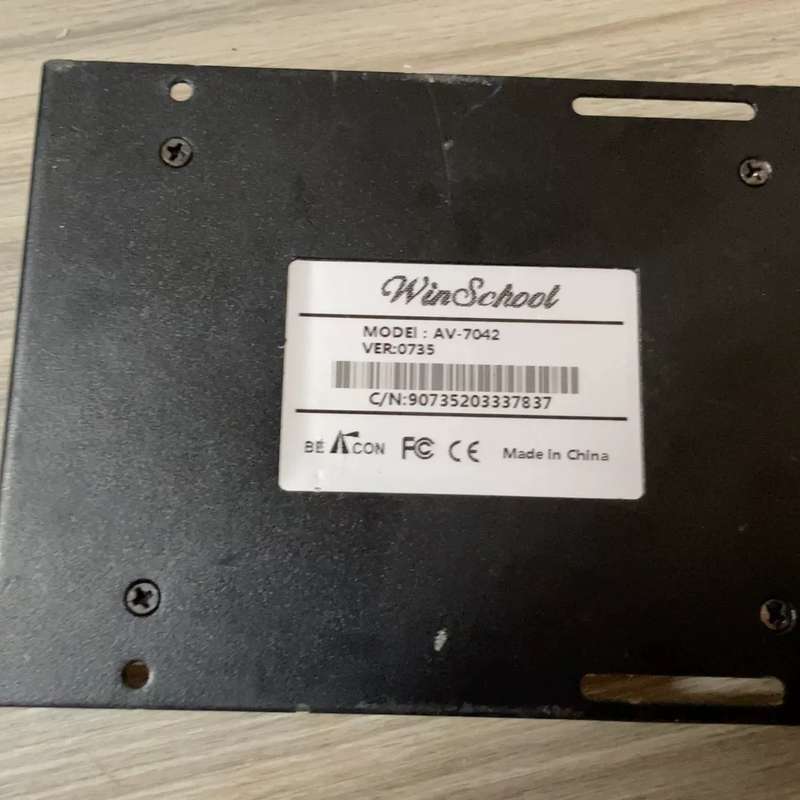 议价WinSchool AV-7042 视频切换器,双VGA输入可维修