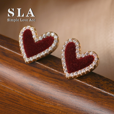 高级感精致小众心形耳钉