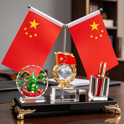 马到成功送朋友礼物办公室桌面装饰摆件高端红旗笔筒定制书房摆件