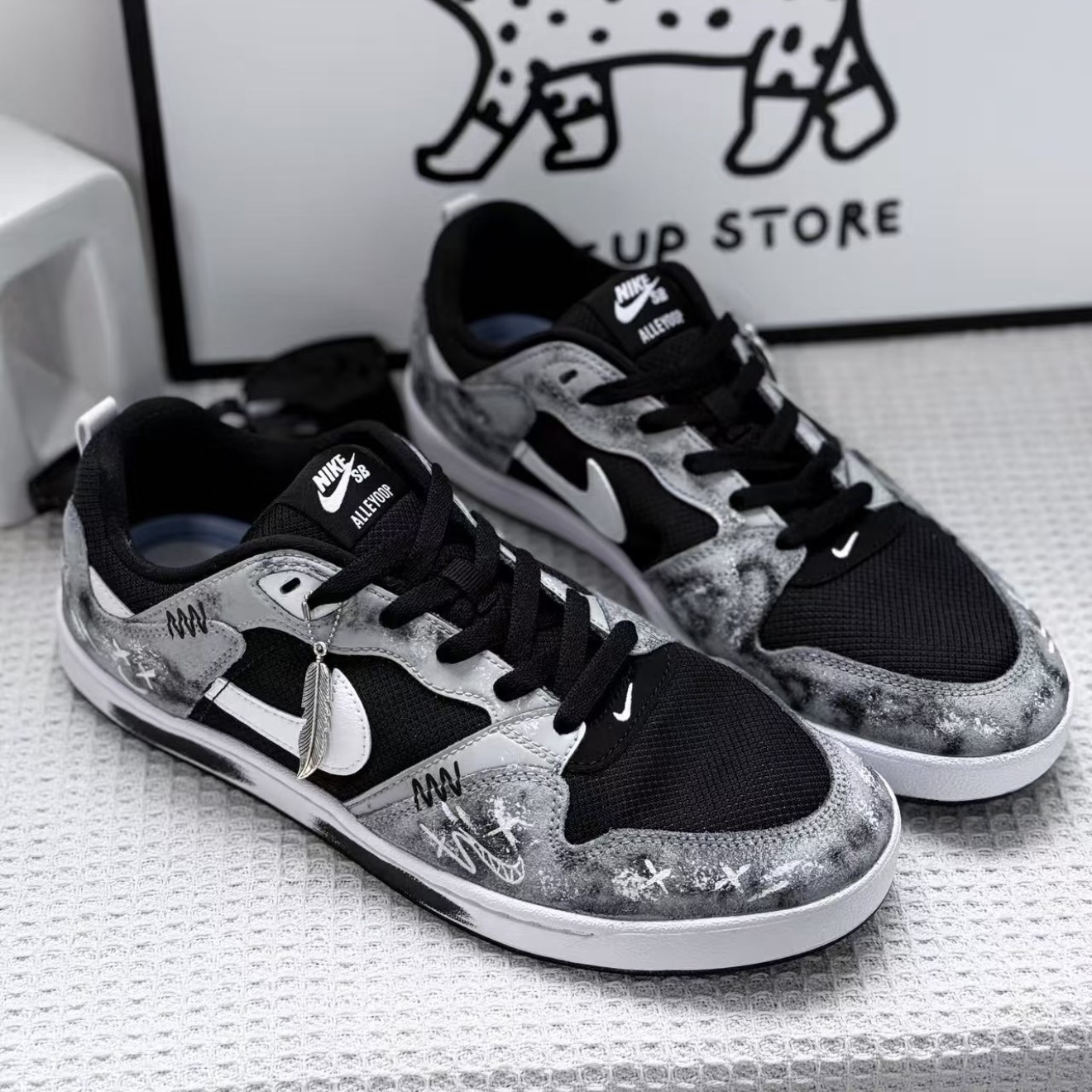 【定制球鞋】耐克NikeSB系列 星际迷潮2.0 暗黑涂鸦男子低帮板鞋