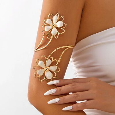 Fashion Metal Hollow Flower Cuff Bangle for Women Personalit