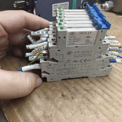 41F-1Z-C2-1   宏发超薄片式固态中间继电器模组模议价