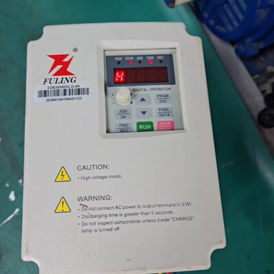 询价富凌变频器2.2KW，DZB300B002.2L4A，成色如可维修