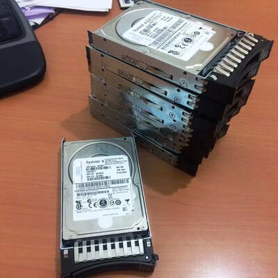 90Y8877 300GB10K 6Gb SAS 2.5\
