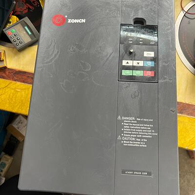 H3400A0022KN1 众辰变频器 22KW AC400V三相工控调速议价维修