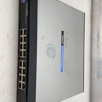 LINKSYS  SR2016  16口千兆桌面交换机
