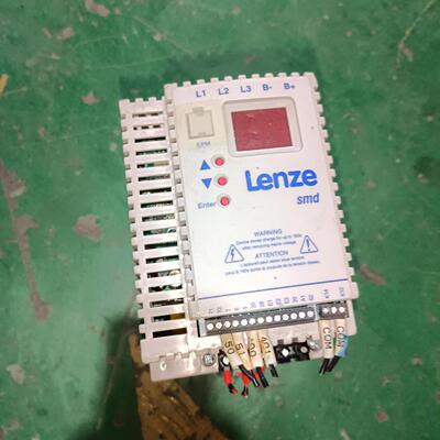 Lenze变频器ESMD302L4TXA出售！3.0KW三相