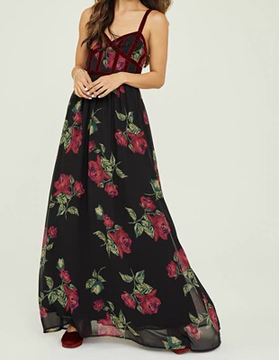 外贸单2026春季新款百搭个性优雅时尚玫瑰印花丝绒度假吊带连衣裙