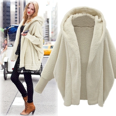 Women's solid color long sleeved hooded loose plush jacket