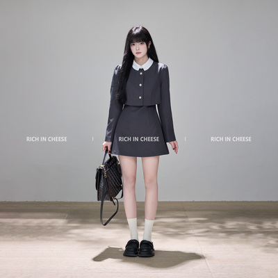 假两件撞色拼接设计收腰连衣裙