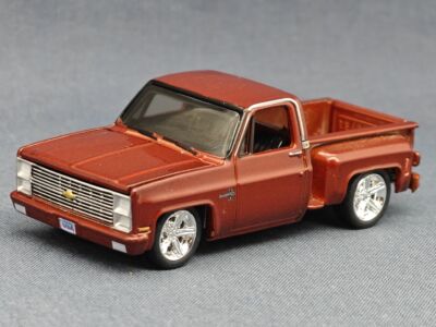 1/64-049 autoworld 雪佛兰1983年款西尔维多Stepside皮卡