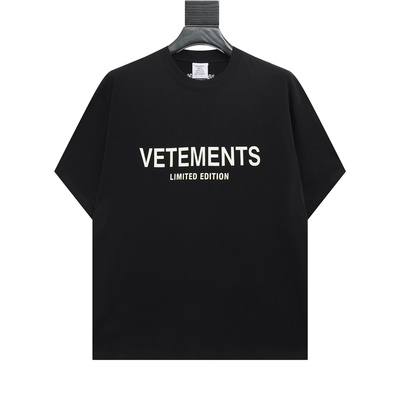 VETEMENTS黑色纯棉字母短袖T恤